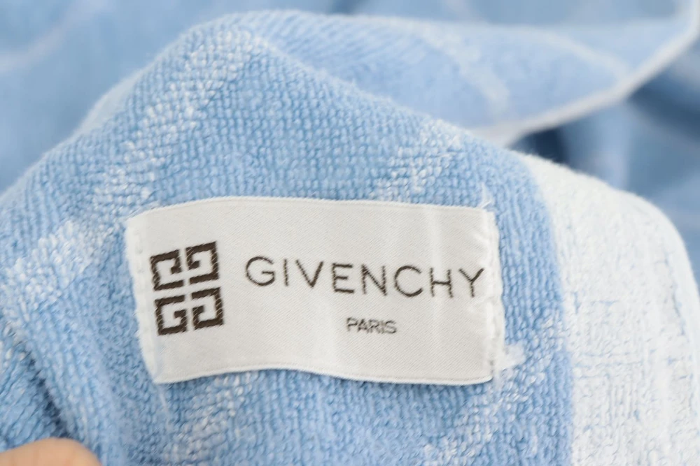 GIVENCHY UNISEX TOWELS